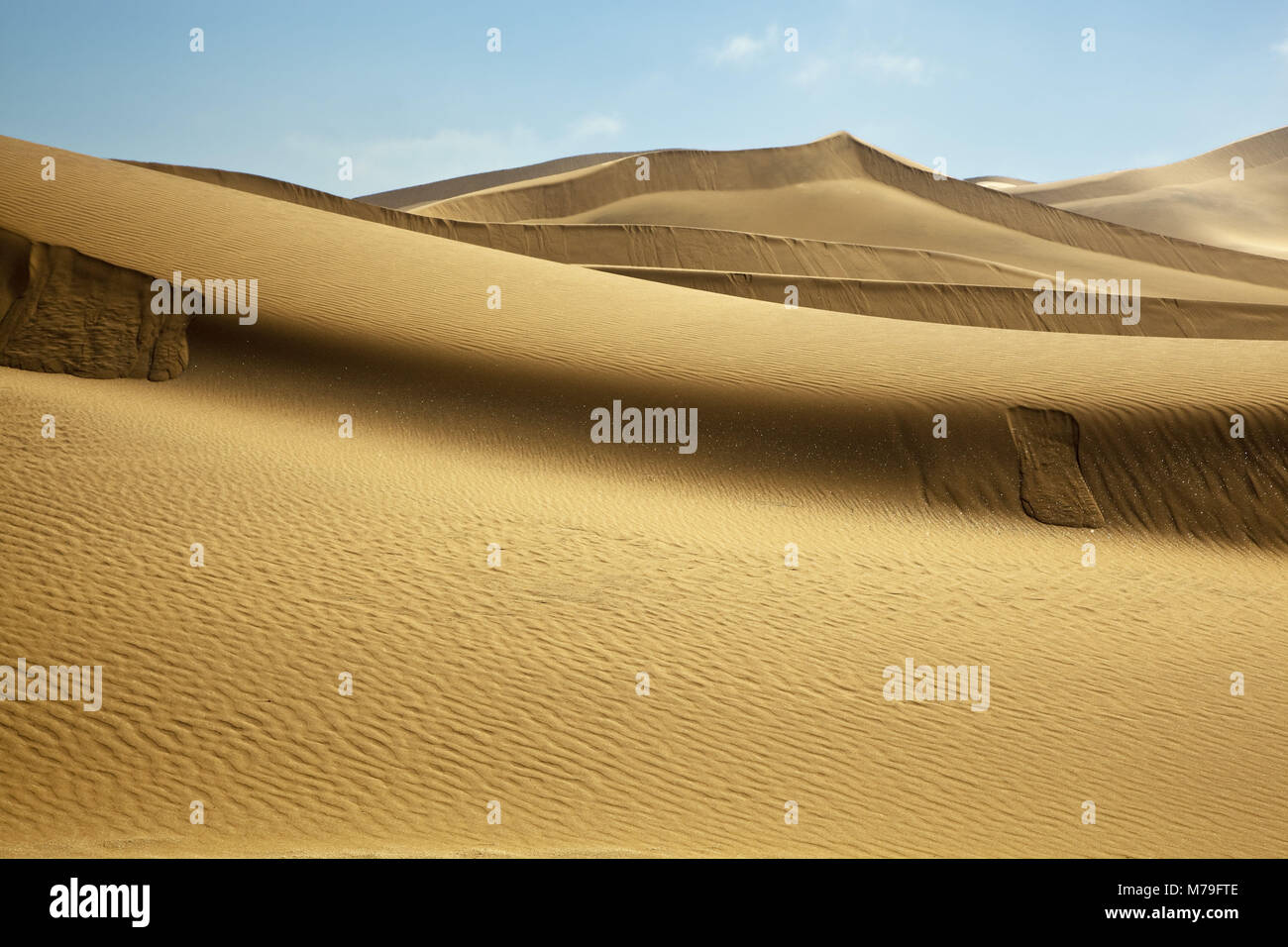 Dune waves hi-res stock photography and images - Alamy