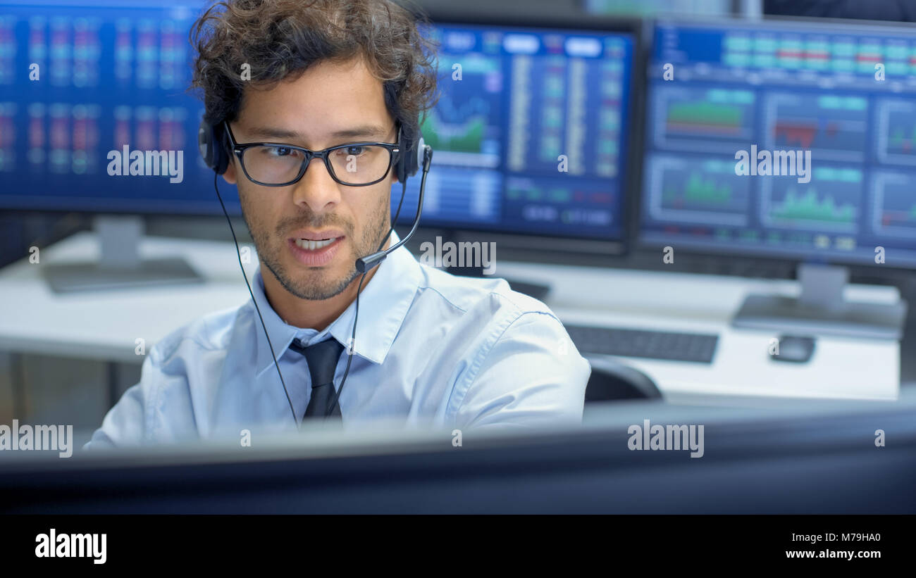 Dispatch teamwork hi-res stock photography and images - Alamy