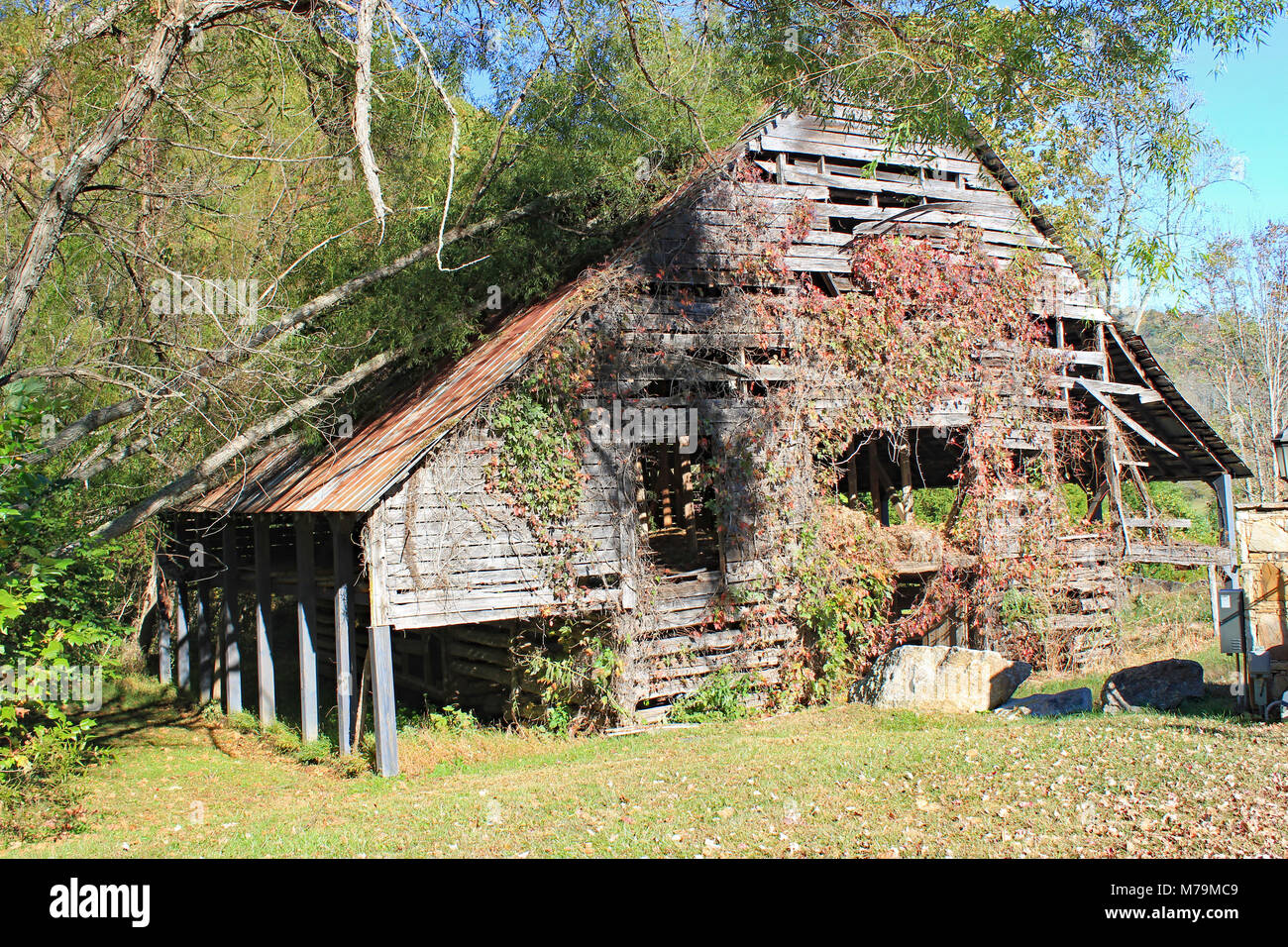 North carolina barn hi-res stock photography and images - Alamy