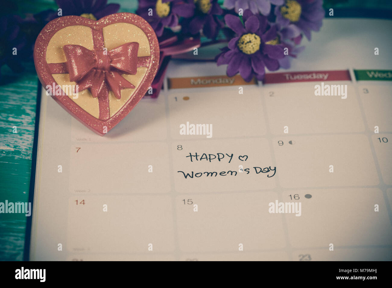 Calendar book hi-res stock photography and images - Alamy