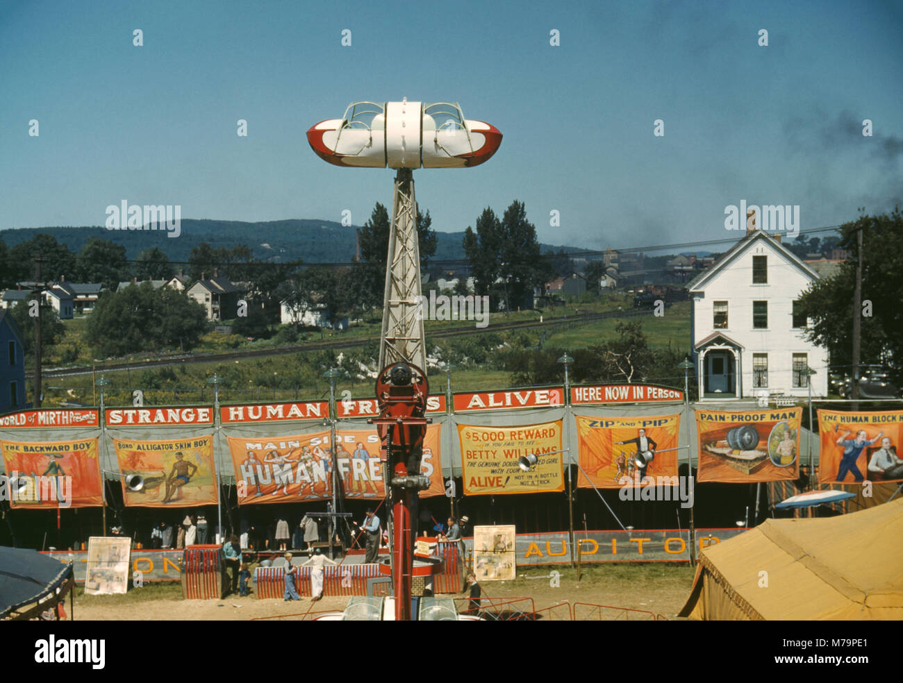 1940s amusement rides hi-res stock photography and images - Alamy