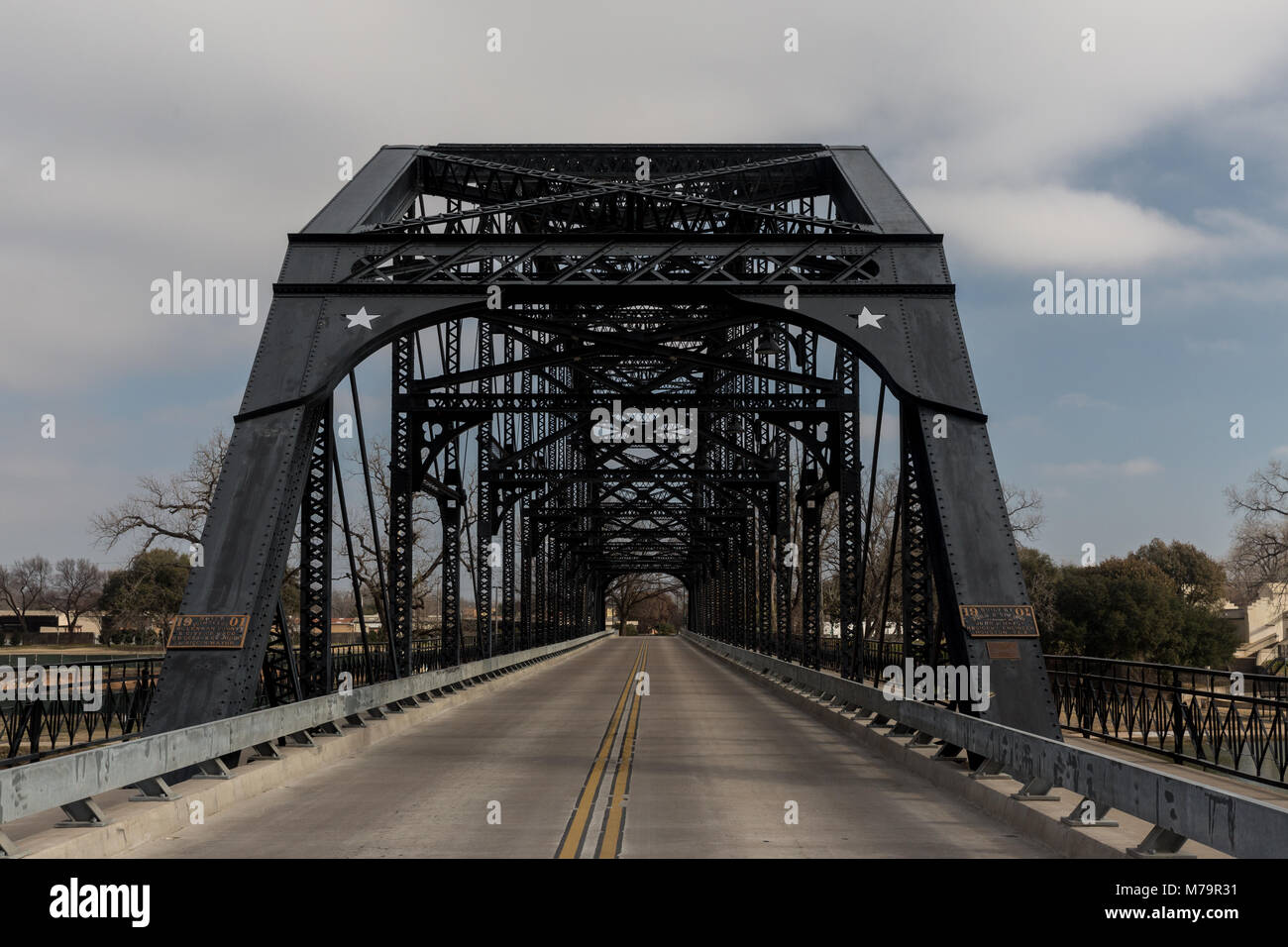 Bridge in waco texas hi-res stock photography and images - Alamy