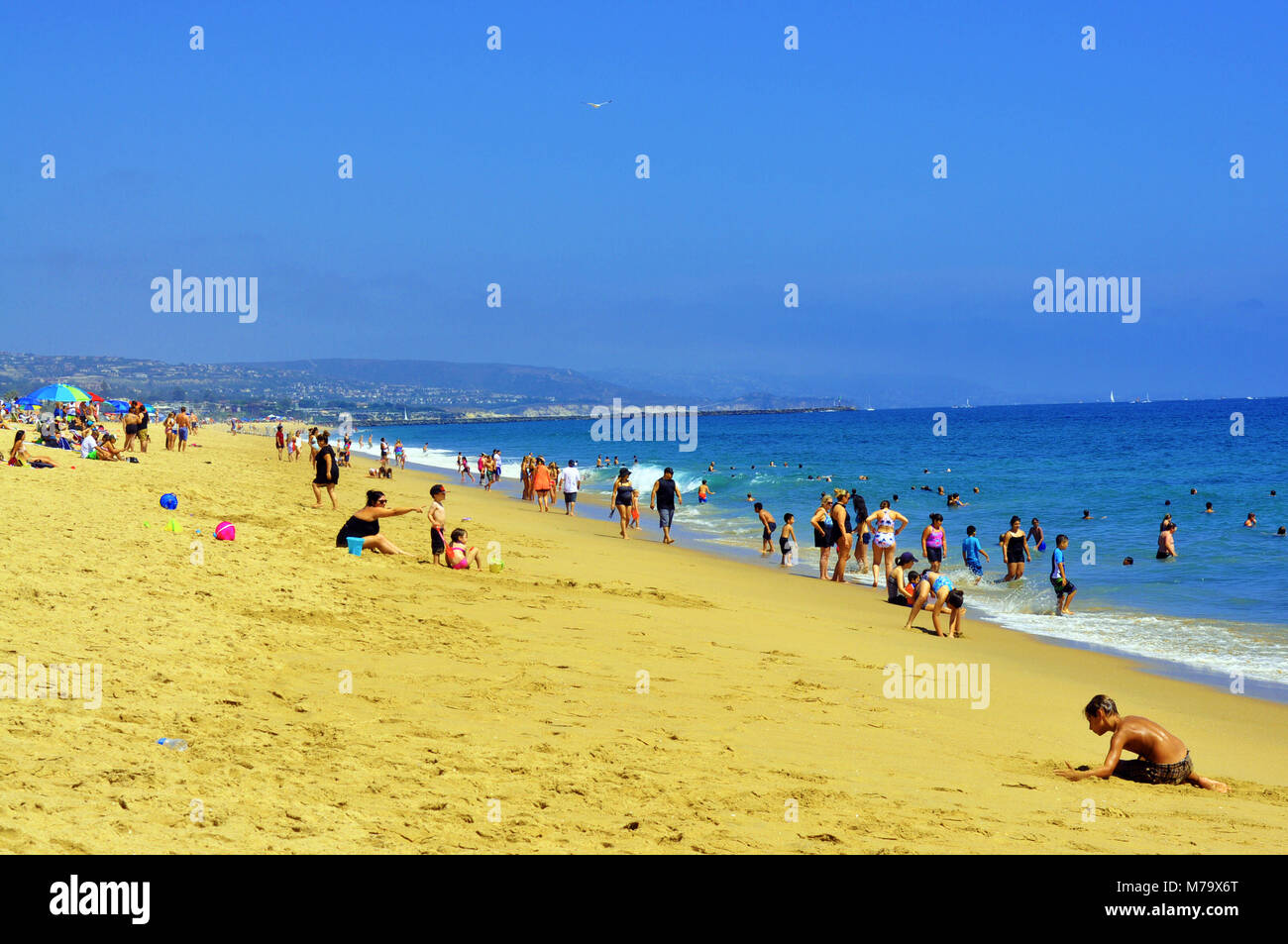 California beach party hi-res stock photography and images - Alamy
