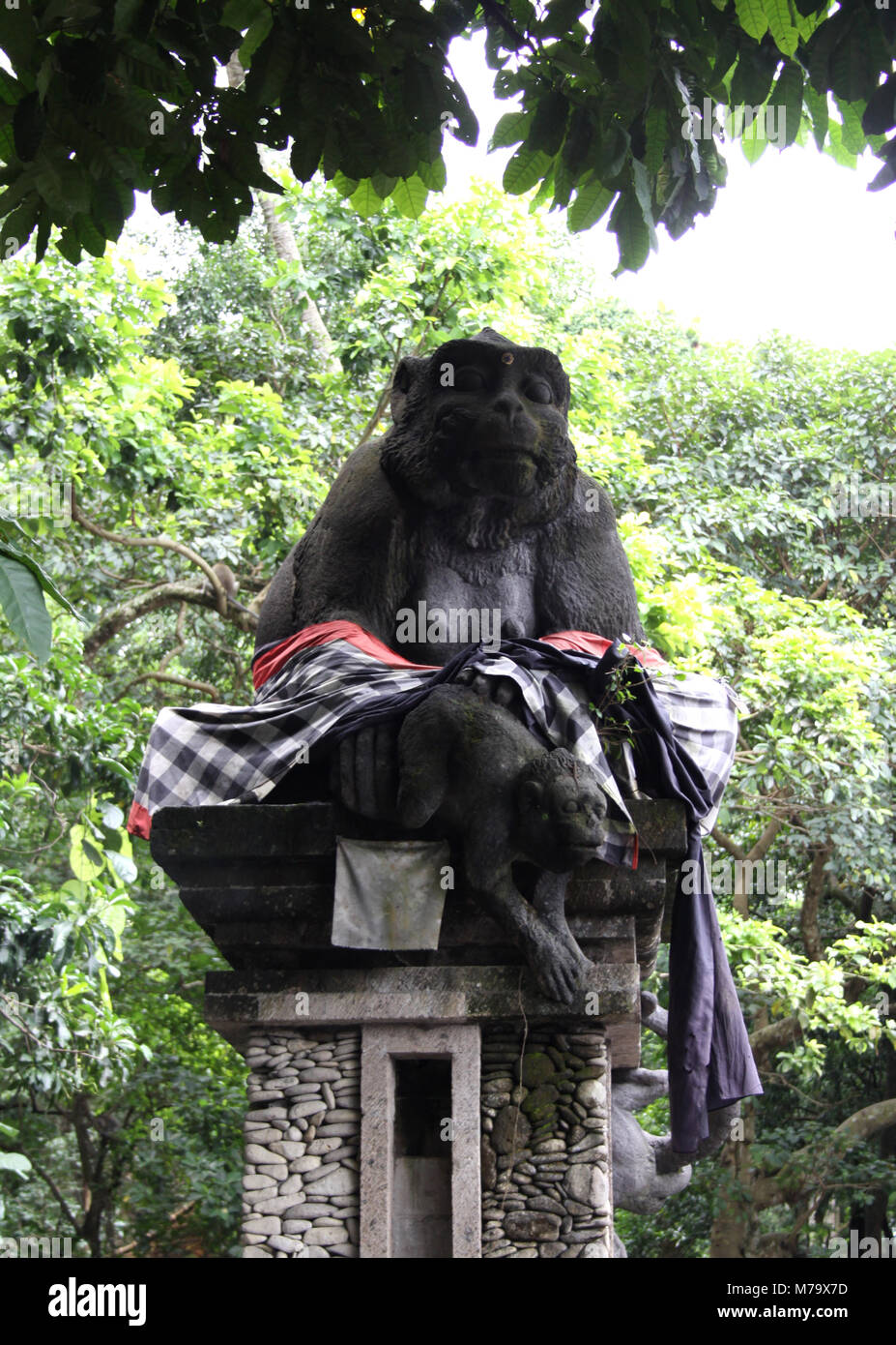 Statue of a monkey in front of Monkey Forest Stock Photo - Alamy