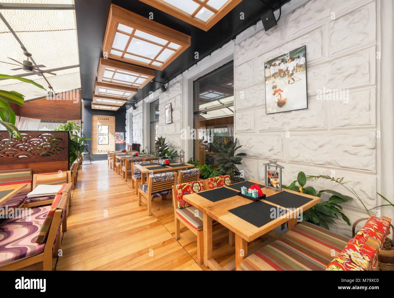 MOSCOW - AUGUST 2014: Interior of the Japanese restaurant "SEIJI" in ...