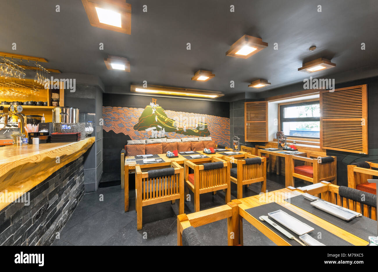 MOSCOW - AUGUST 2014: Interior of the Japanese restaurant "SEIJI" in ...