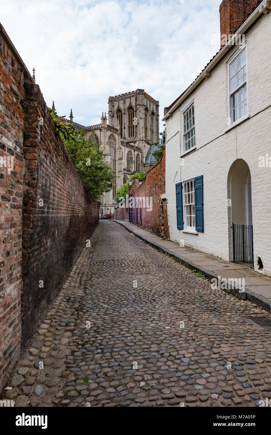 Chapter House Street York with view towards York Minster Cathedral ...