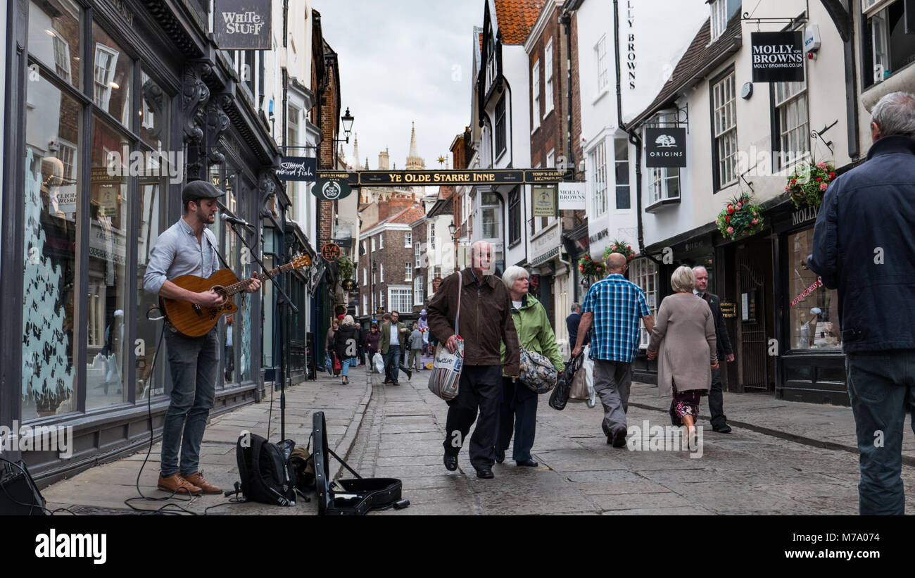 The pedestrianised street of Stonegate in York UK Stock Photo - Alamy