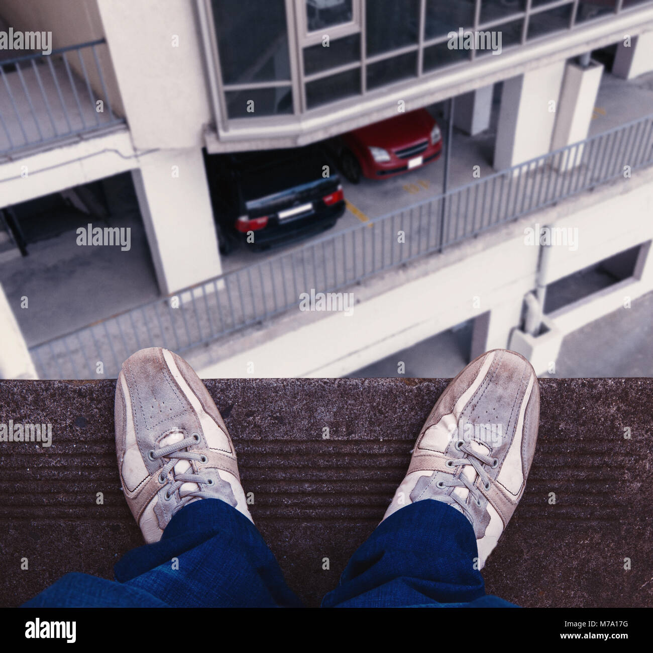 Man standing edge roof hi-res stock photography and images - Alamy