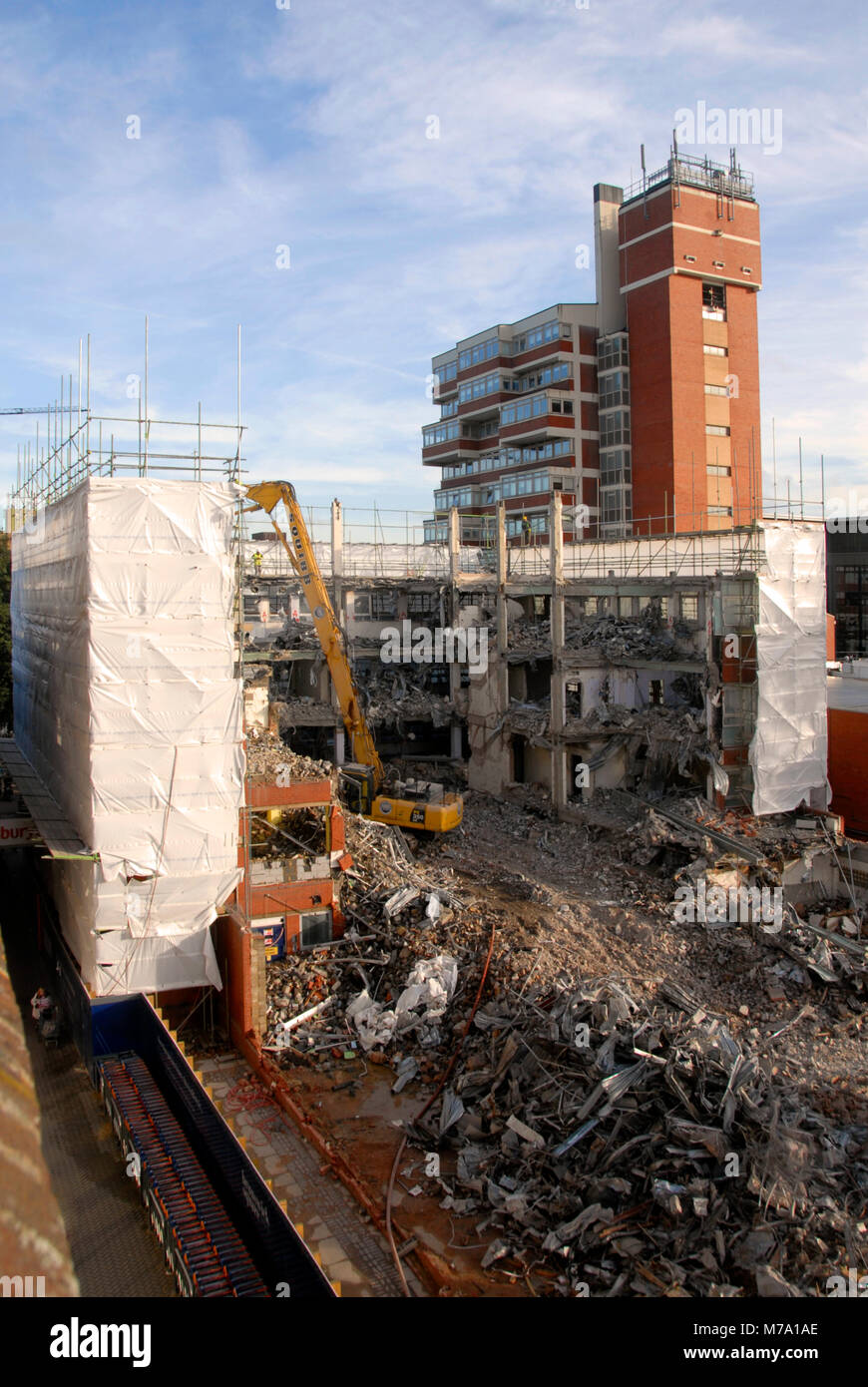 Building demolition debris hi-res stock photography and images - Alamy