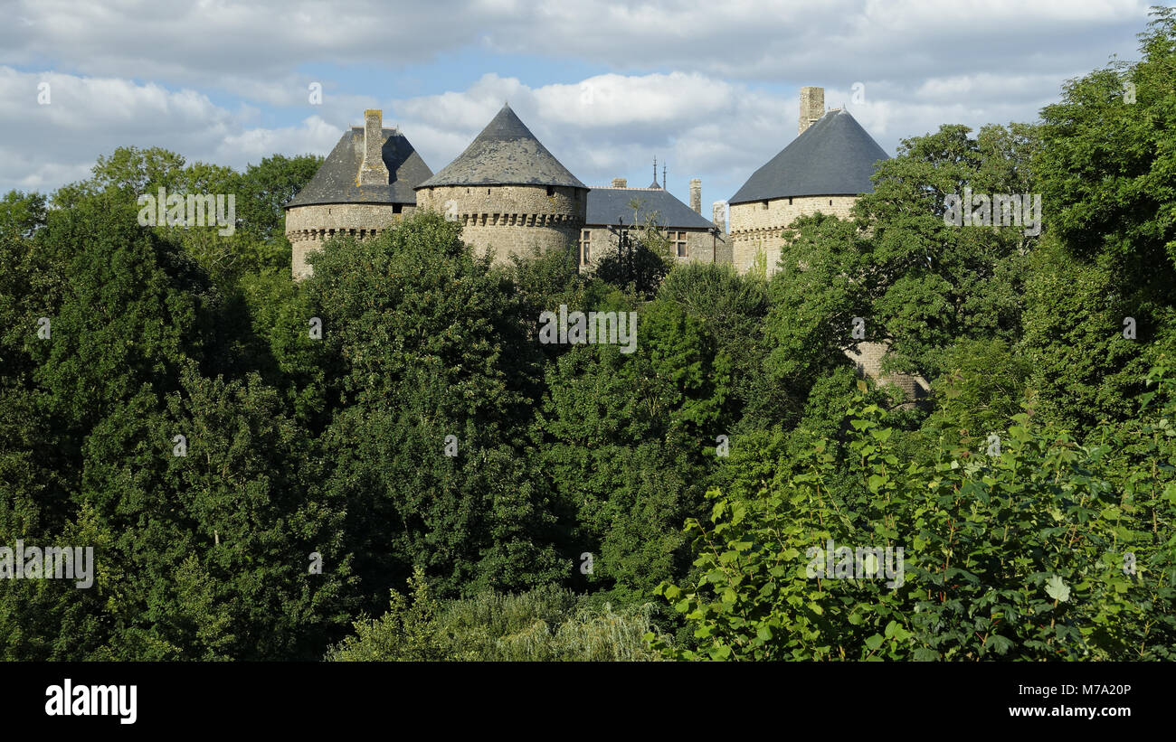 The Castle of Lassay les Châteaux (15th), located in the heart of the ...