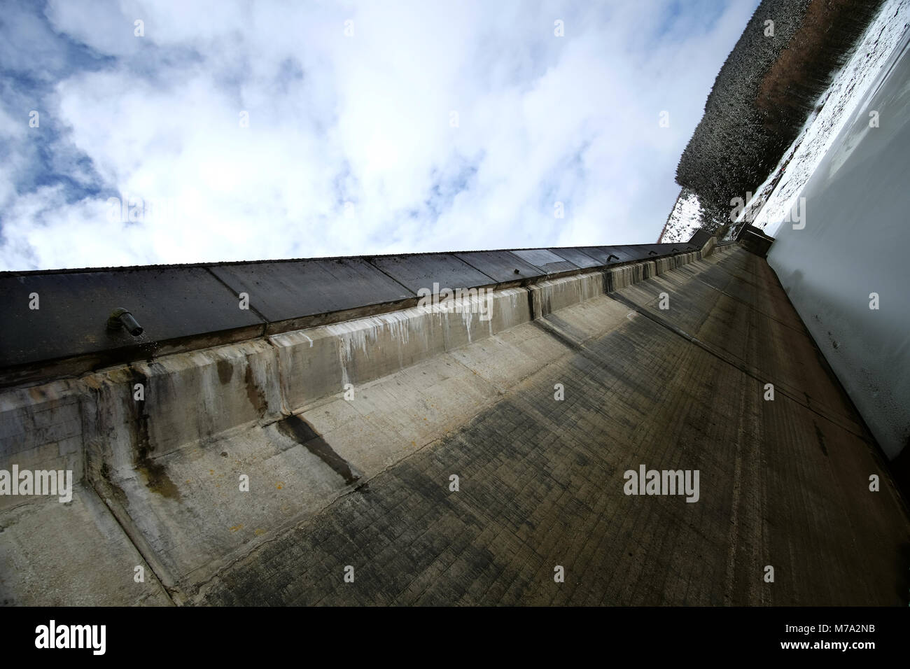 The front of the Statkraft dam with ice and snow Stock Photo - Alamy