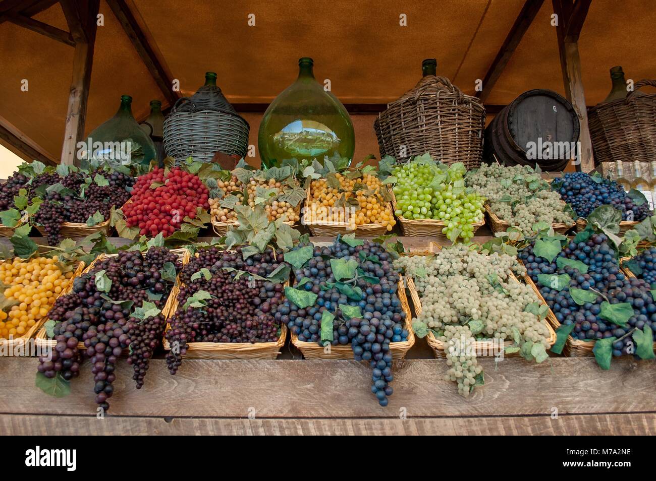 fruit show at the market Stock Photo - Alamy
