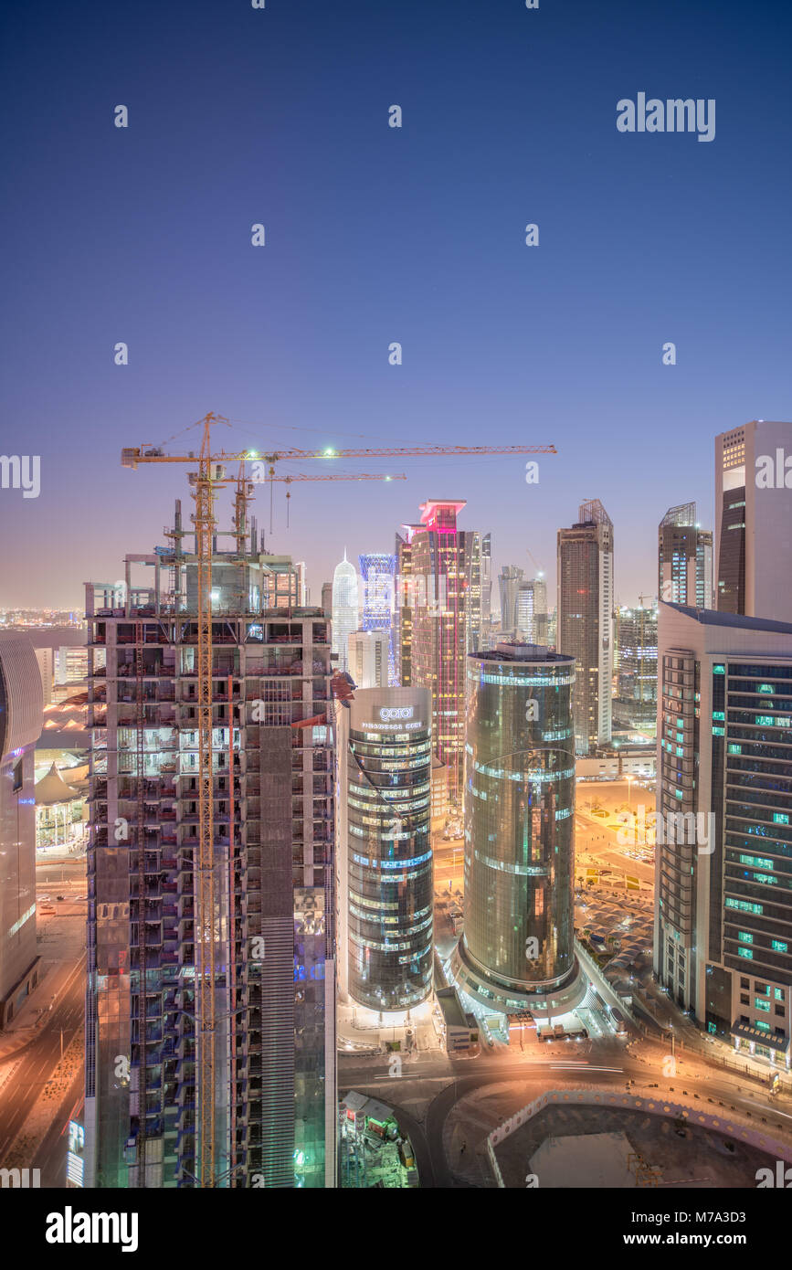 Qatar cranes hi-res stock photography and images - Alamy