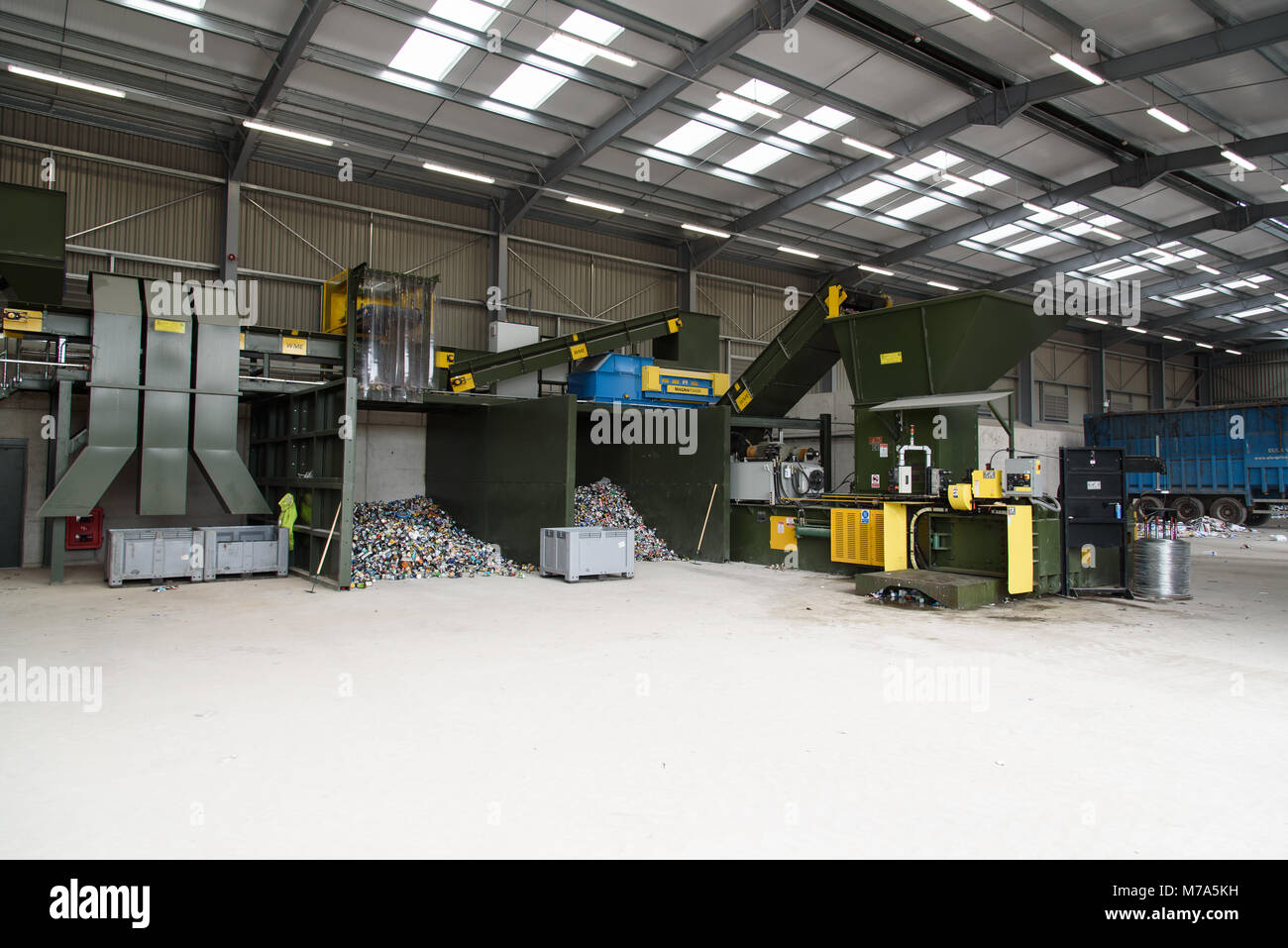 Recycling plant hi-res stock photography and images - Alamy