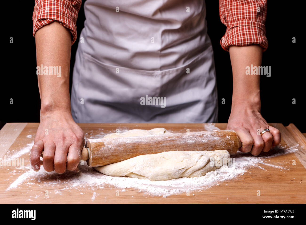 Using rolling pin hi-res stock photography and images - Alamy