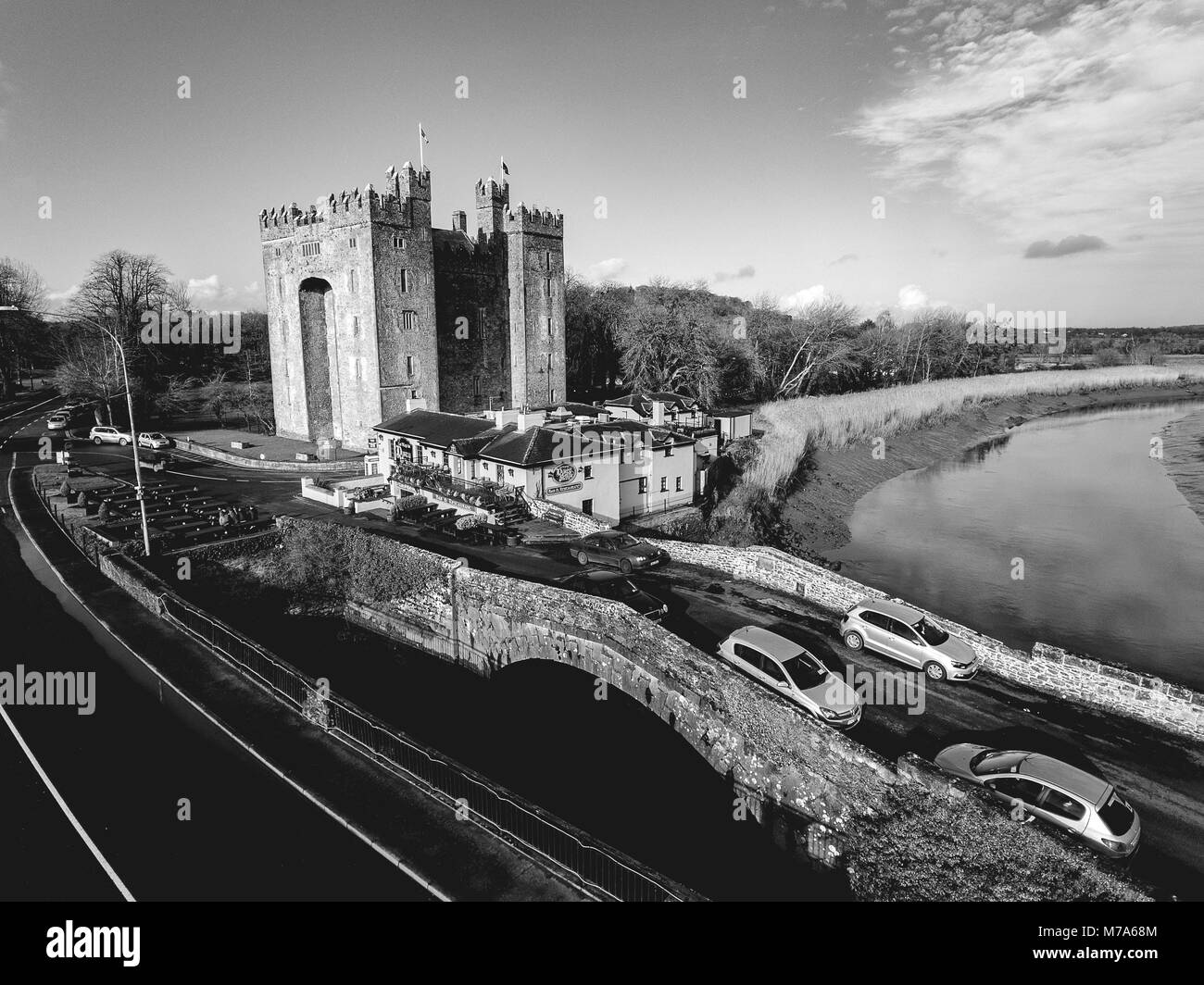 Famous irish castle hi-res stock photography and images - Alamy