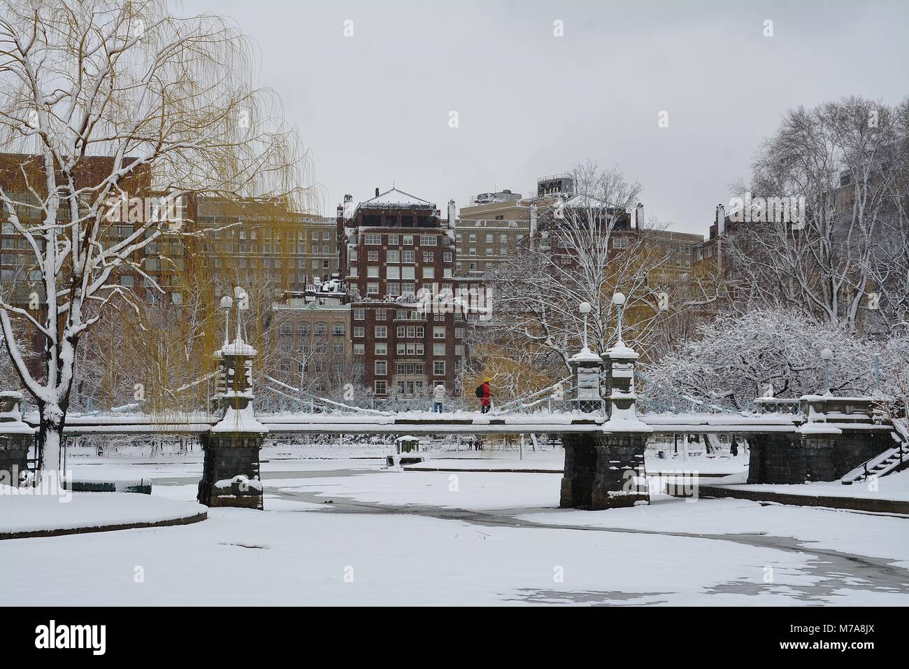 Covered bridge after snowstorm hi-res stock photography and images - Alamy