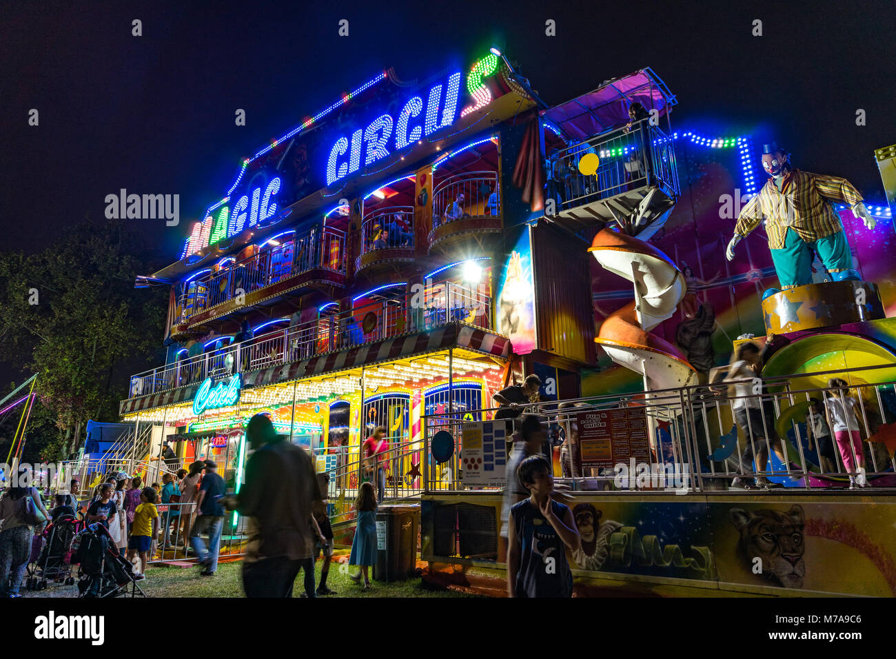 Amusement rides at the annual Moomba festival in Melbourne, Australia ...