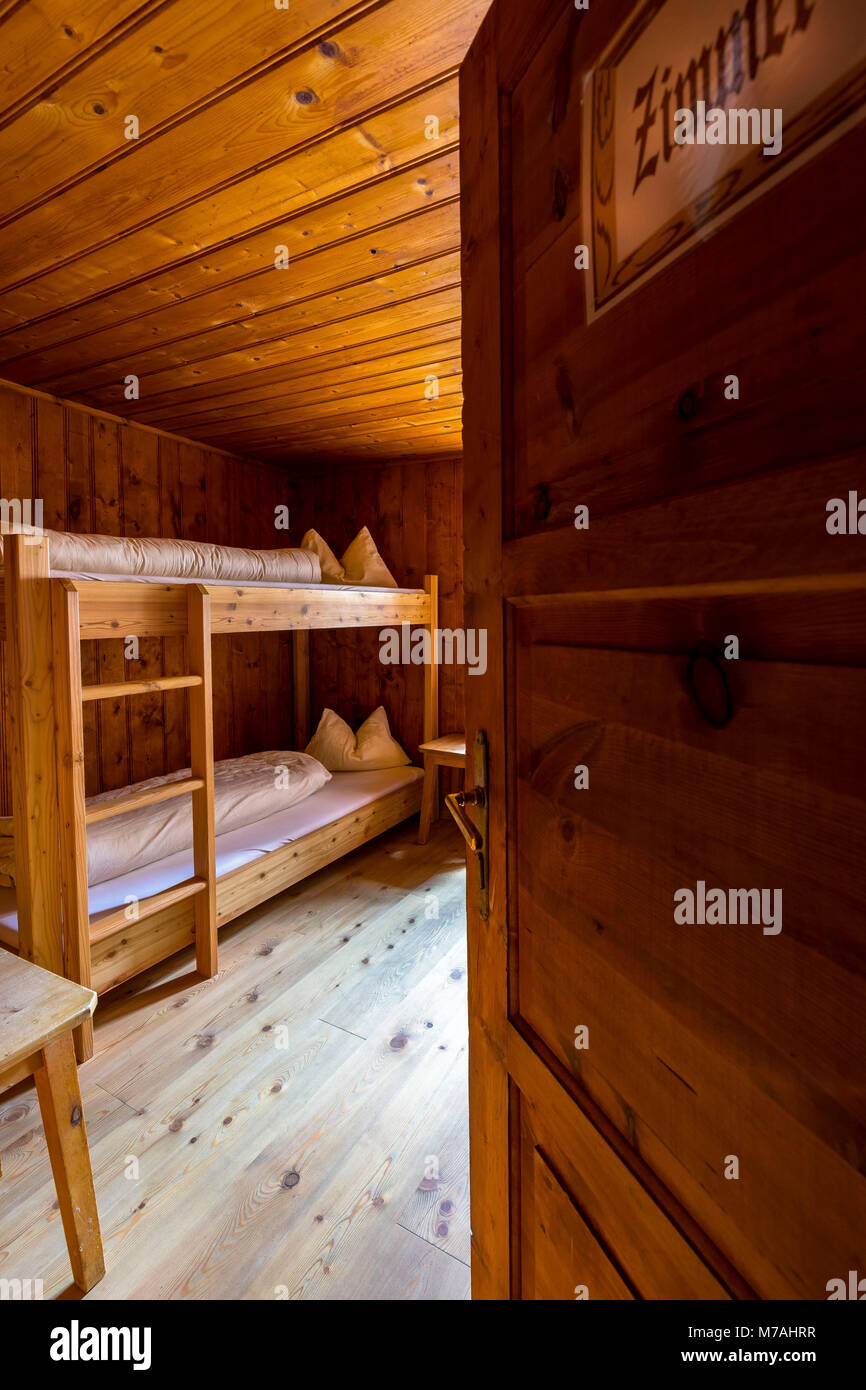 Sleeping hut hi-res stock photography and images - Alamy