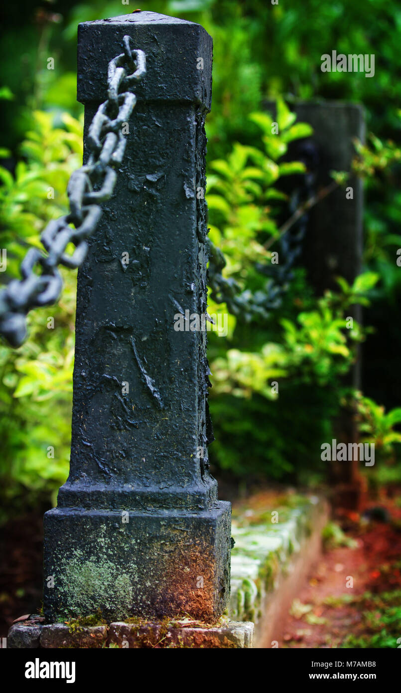 Post And Chain Barrier Stock Photos & Post And Chain Barrier Stock ...