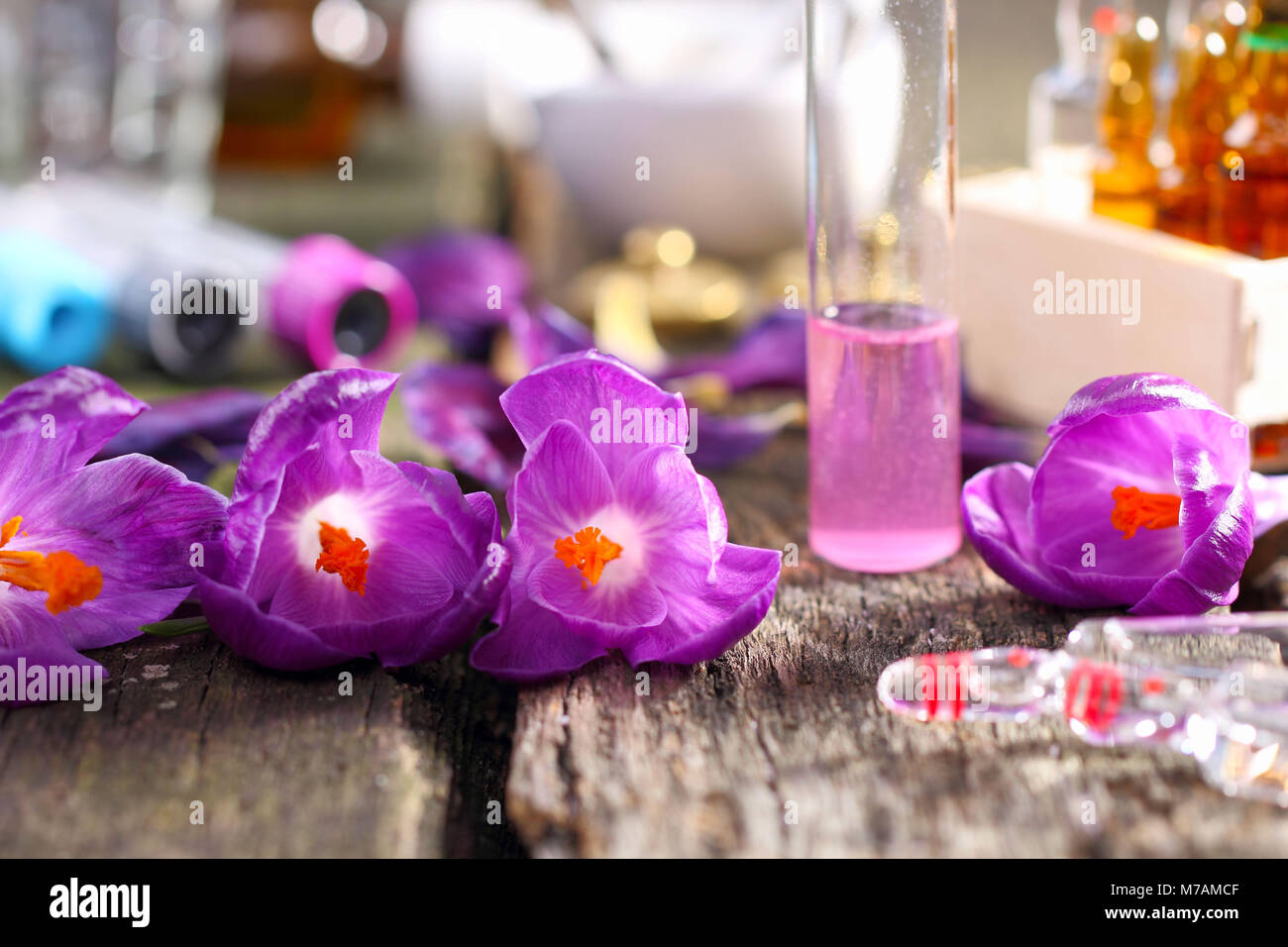 Medicine vials production hi-res stock photography and images - Alamy