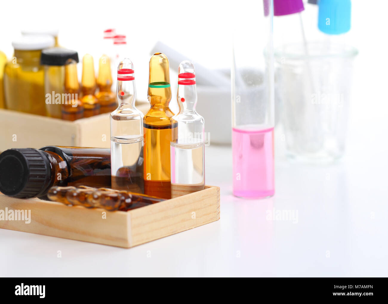 Medicine vials production hi-res stock photography and images - Alamy