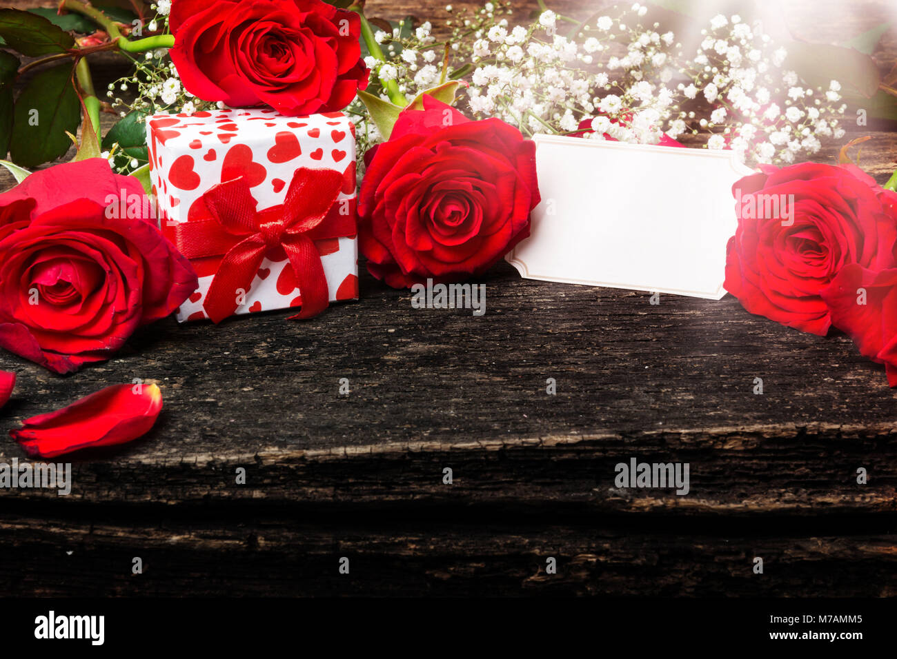 Red roses greetings hi-res stock photography and images - Alamy
