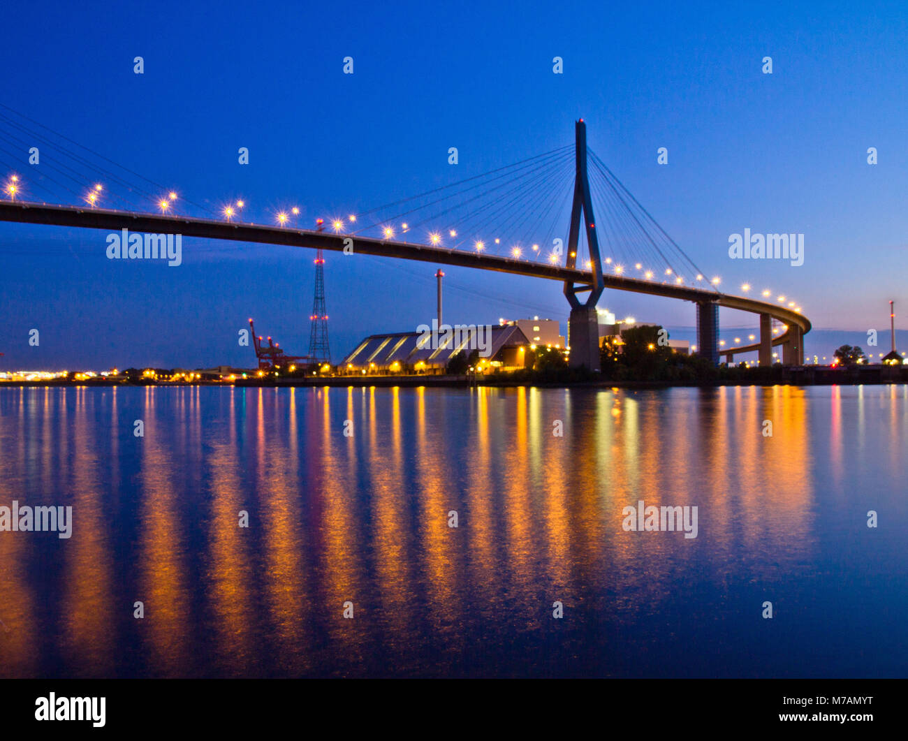 Hamburg, harbour, Köhlbrand Bridge, light reflexion, evening mood Stock ...