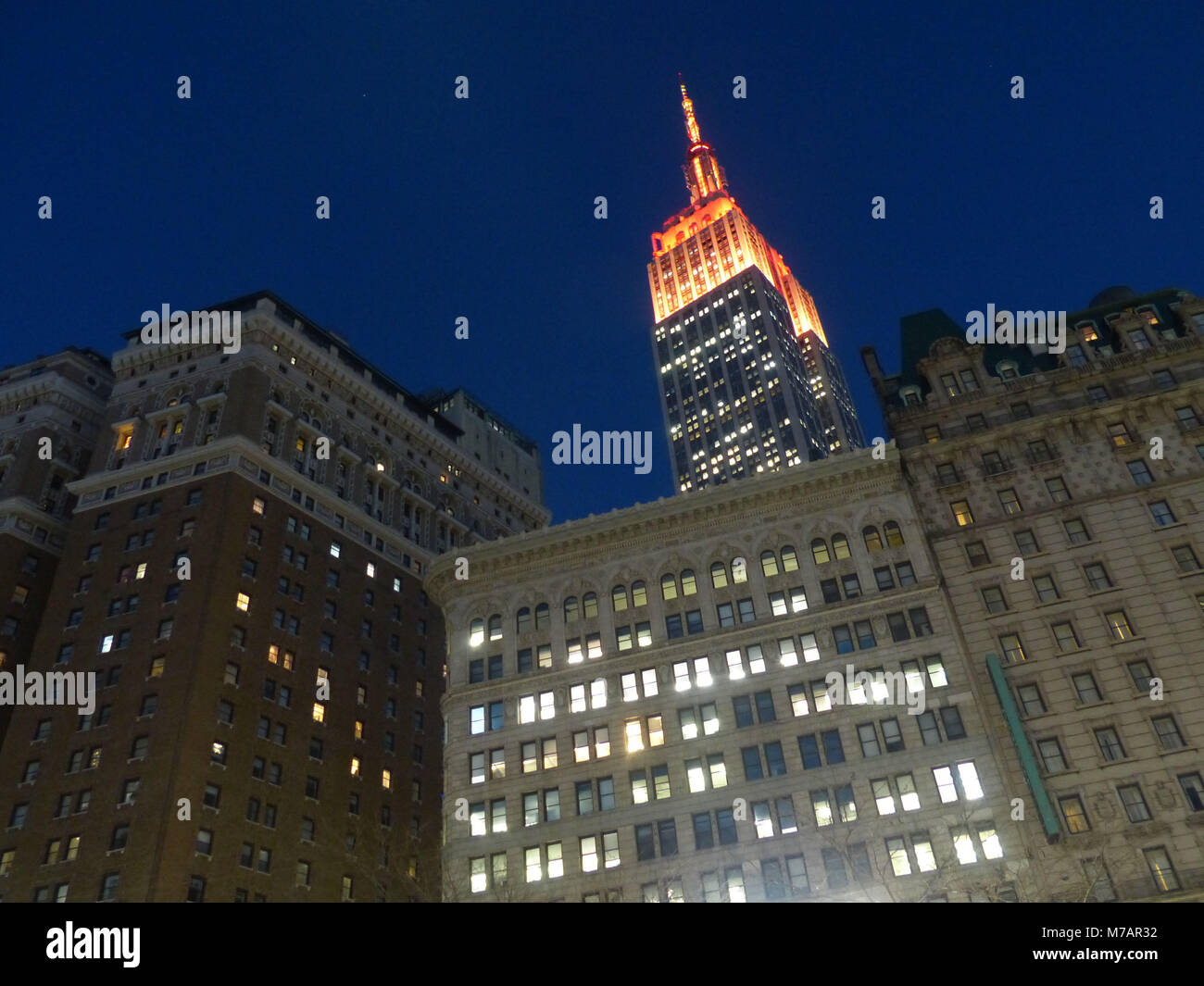 Red square building hi-res stock photography and images - Alamy