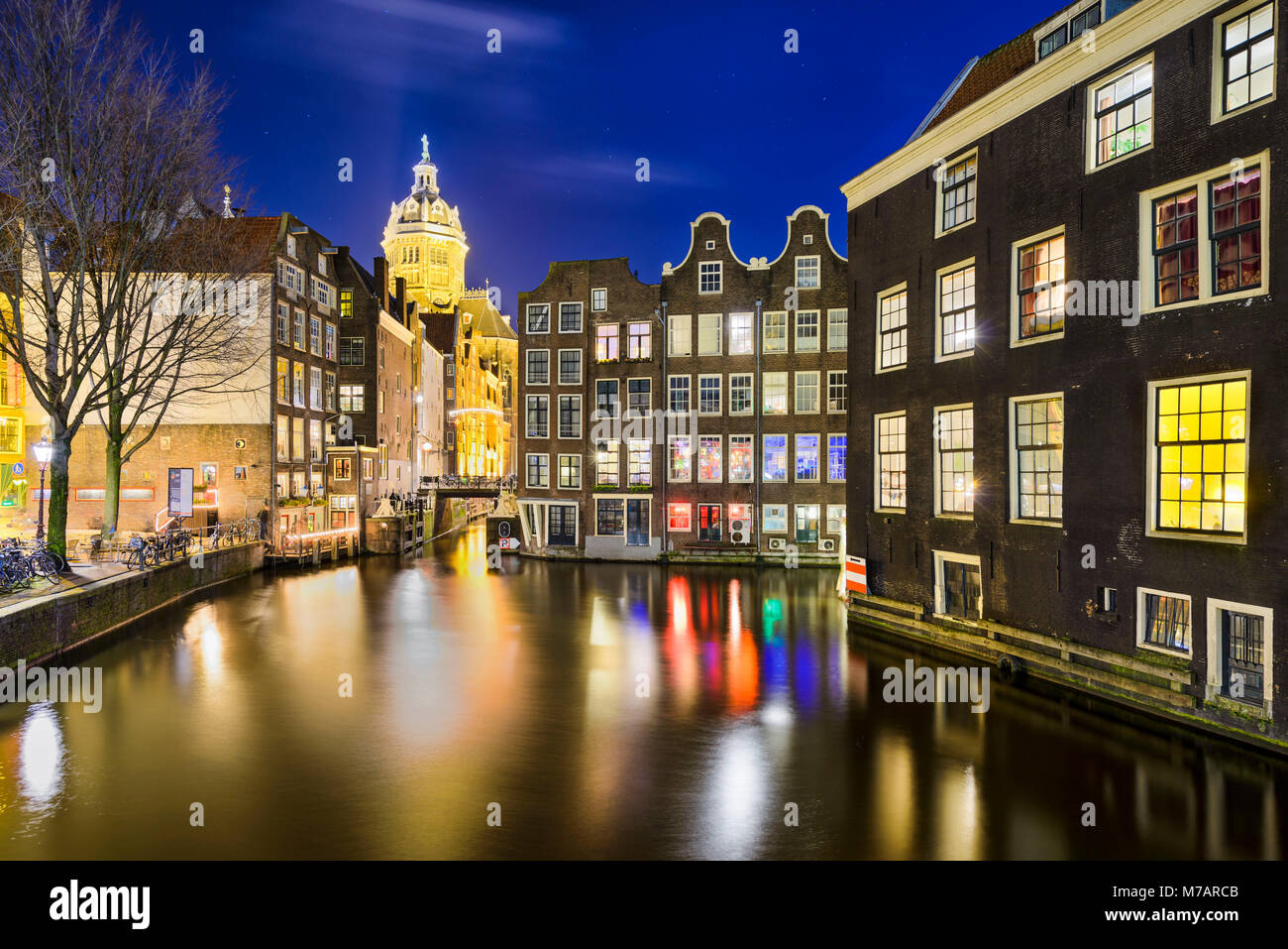 Historic city of Amsterdam, Netherlands at night Stock Photo - Alamy