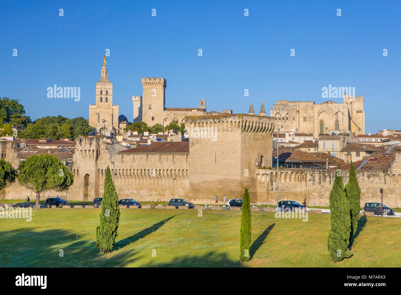 Skyline avignon hi-res stock photography and images - Alamy