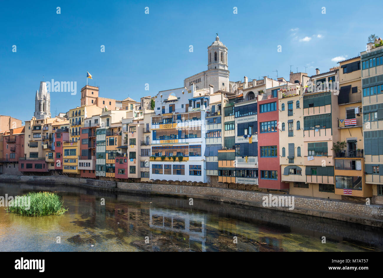 Colorful houses hi-res stock photography and images - Alamy