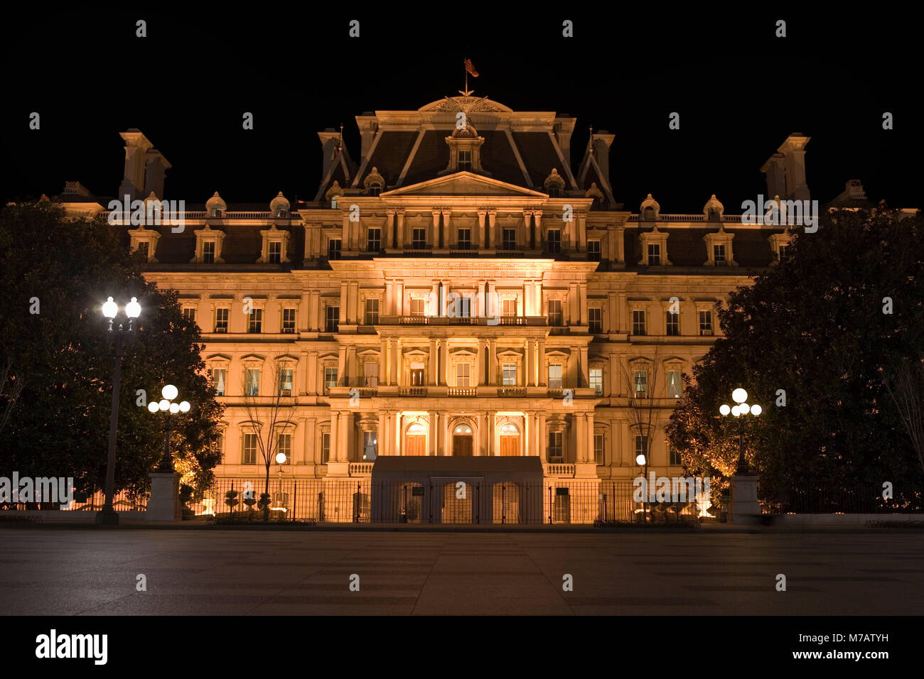 Building lit up with color hi-res stock photography and images - Alamy