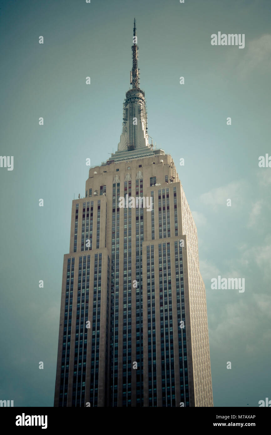 Doors empire state building hi-res stock photography and images - Alamy