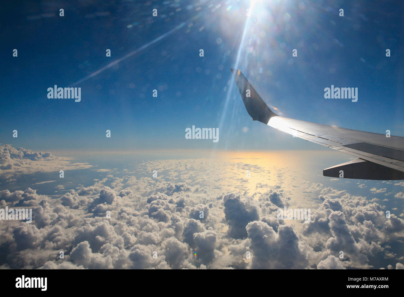 Airplane photographs hi-res stock photography and images - Alamy