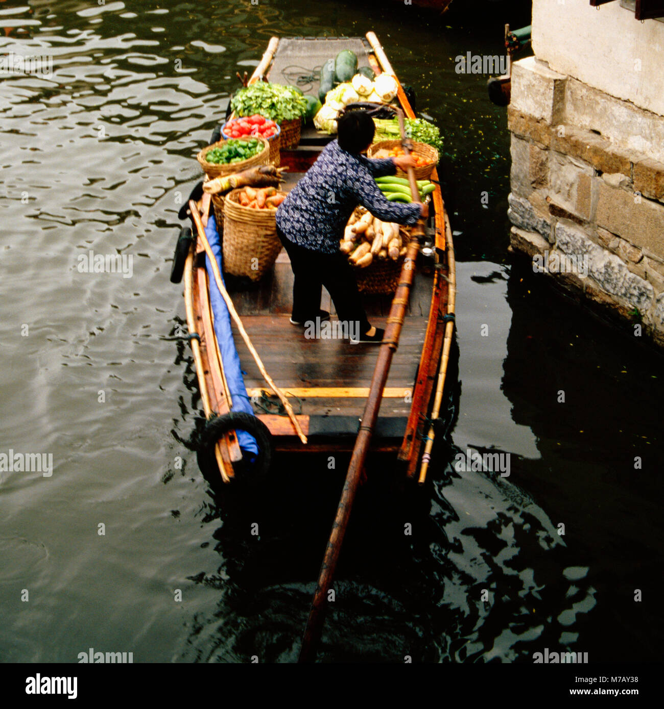 Man In Rowboat Stock Photos & Man In Rowboat Stock Images - Alamy