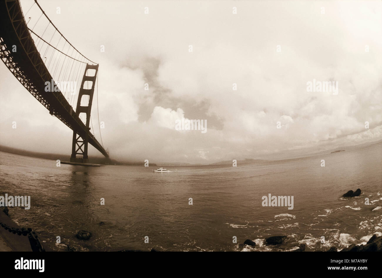 Bridge over a bay, Golden Gate Bridge, San Francisco, California, USA ...