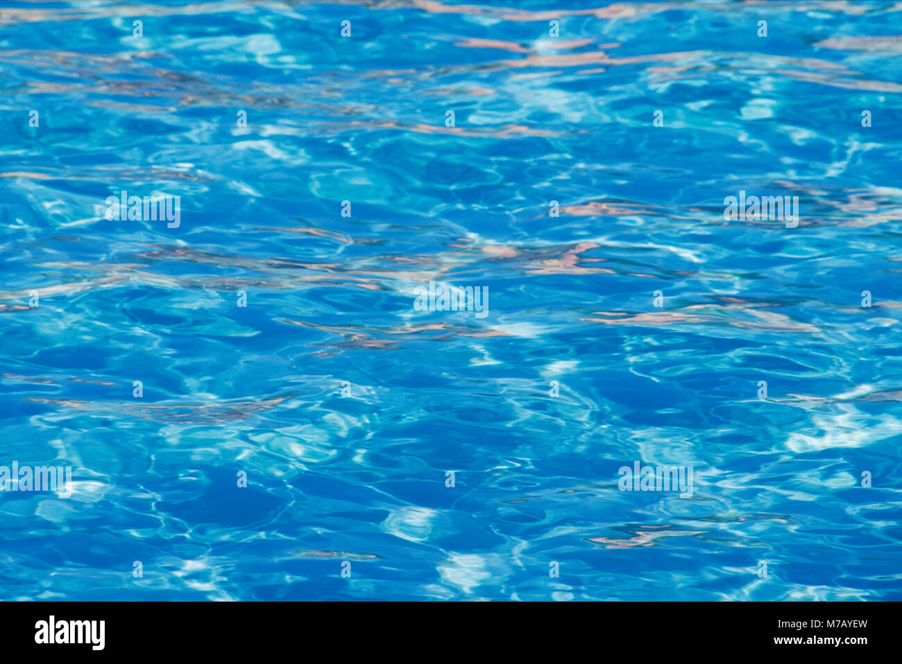 Reflection of light on the surface of water Stock Photo - Alamy