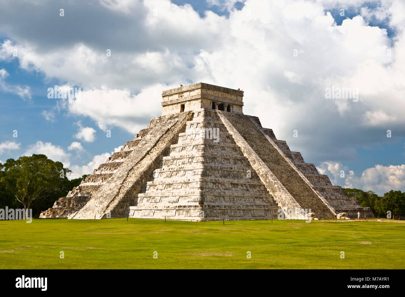 Pyramid on a landscape, Chichen Itza, Yucatan, Mexico Stock Photo - Alamy