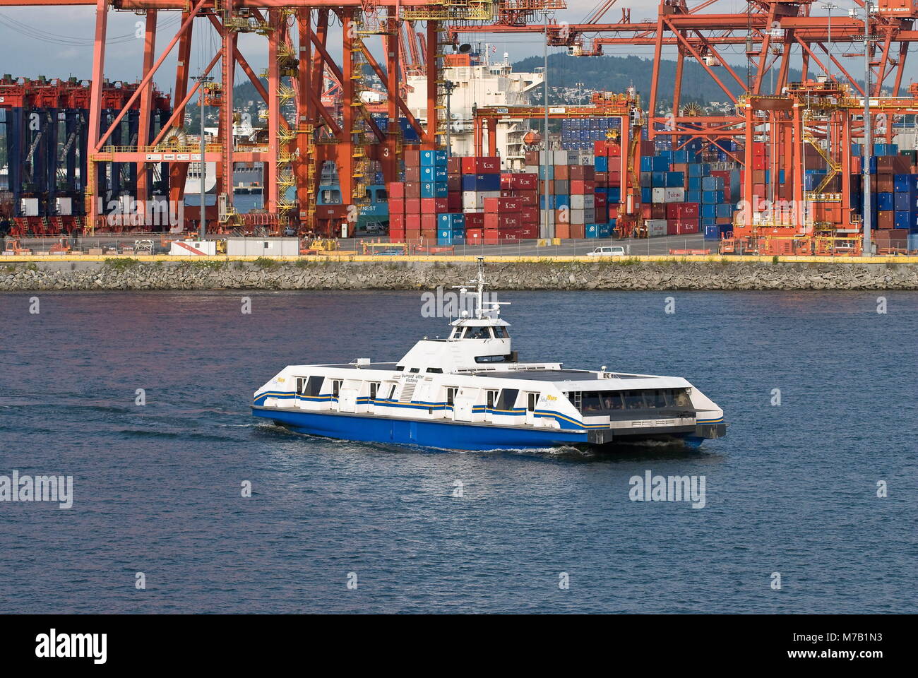 Otter bus hi-res stock photography and images - Alamy