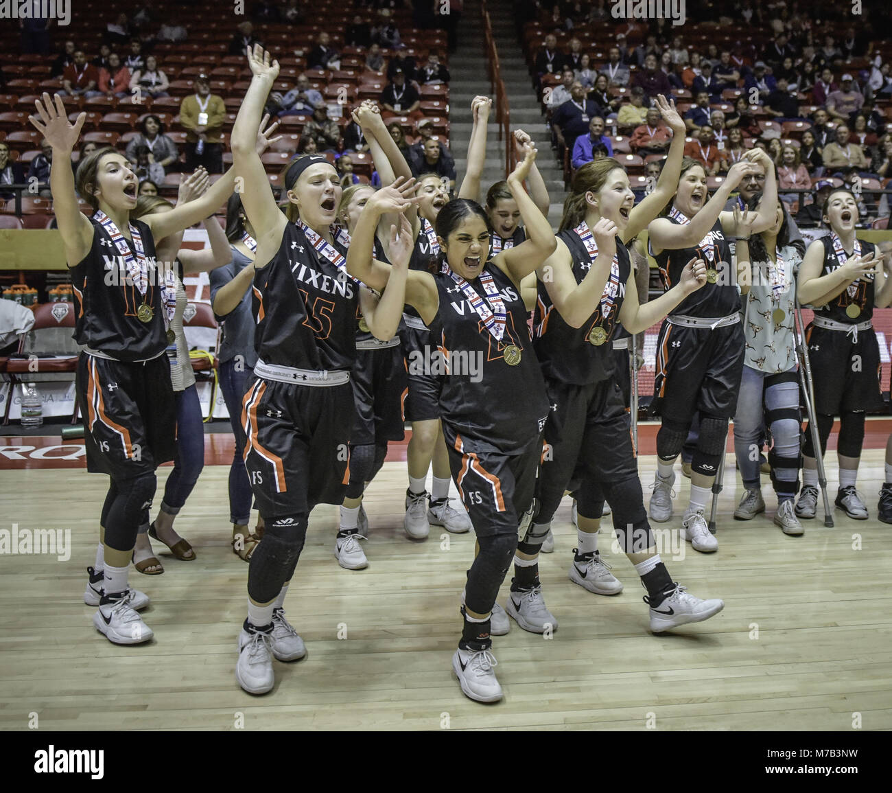 Usa basketball team celebrate after hi-res stock photography and images ...
