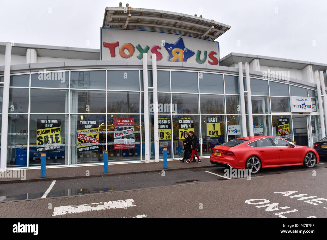 Toys r us london hi-res stock photography and images - Alamy