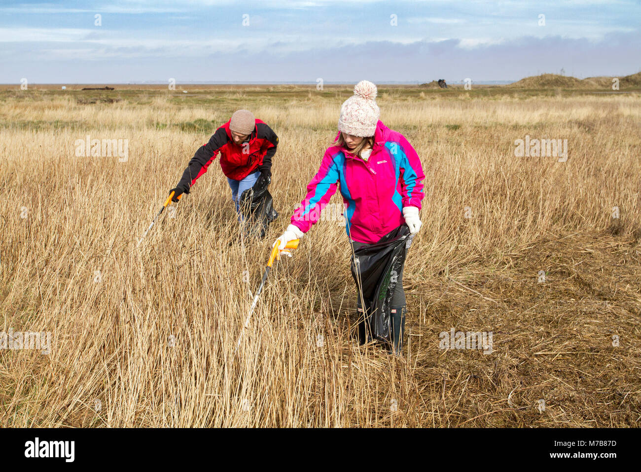 Southport, UK.10th Mar, 2018. Plastic clean up on the beach foreshore ...