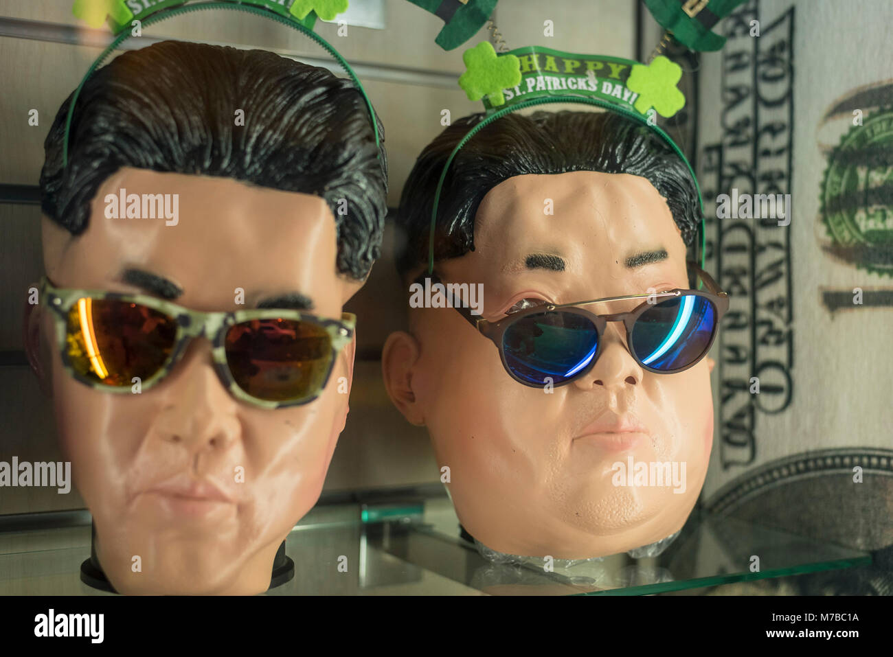 Kim jong un face mask hi-res stock photography and images - Alamy