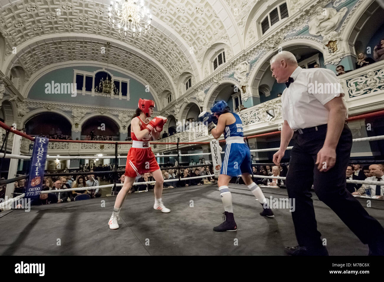 Boxing ring girl uk High Resolution Stock Photography and Images - Alamy