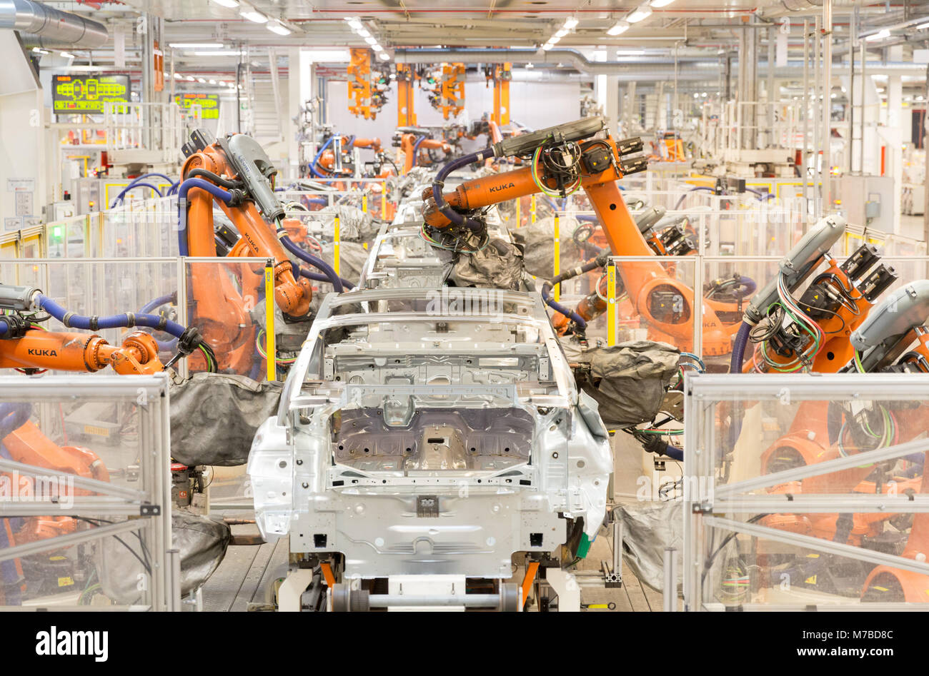 Assemble car parts hi-res stock photography and images - Alamy