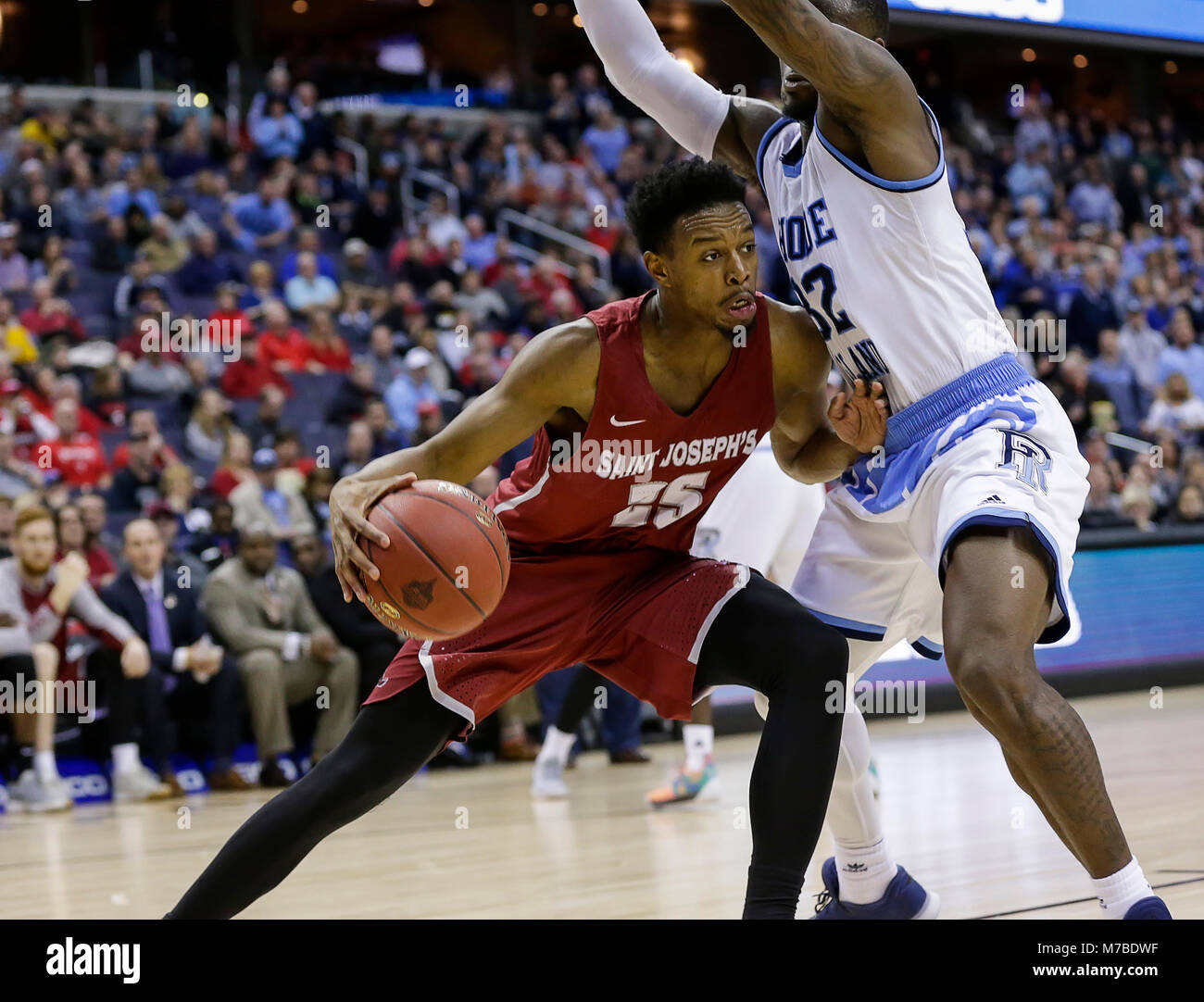 Championship college basketball press hi-res stock photography and ...