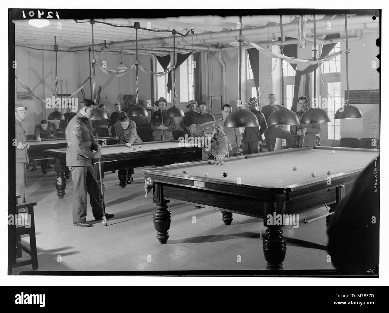 Playing billiards vintage hi-res stock photography and images - Alamy