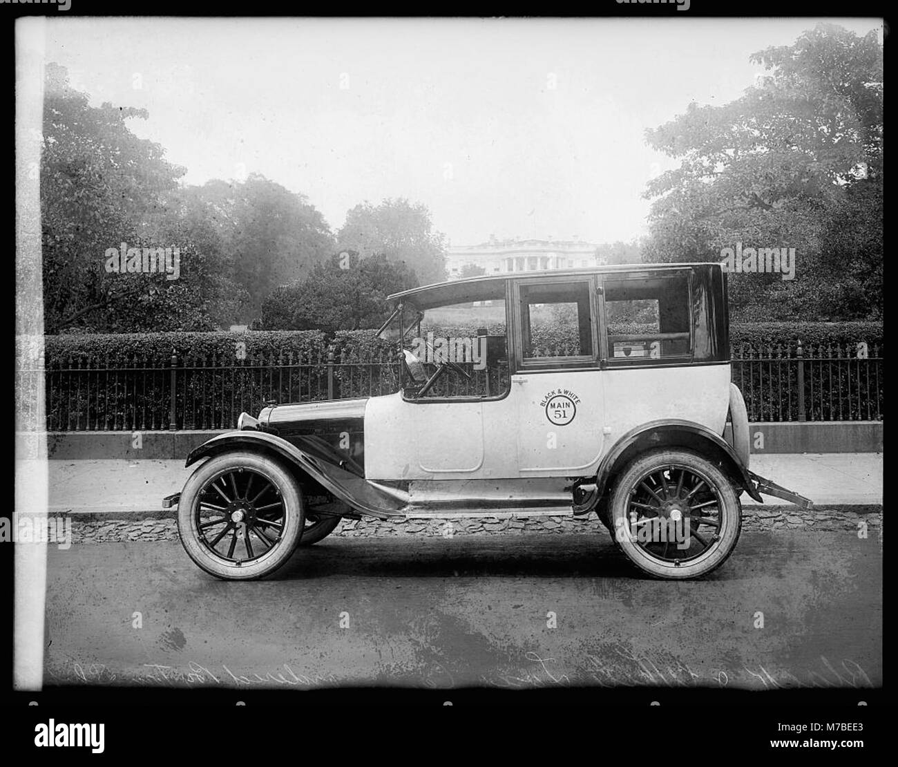 1900s taxi Black and White Stock Photos & Images - Alamy